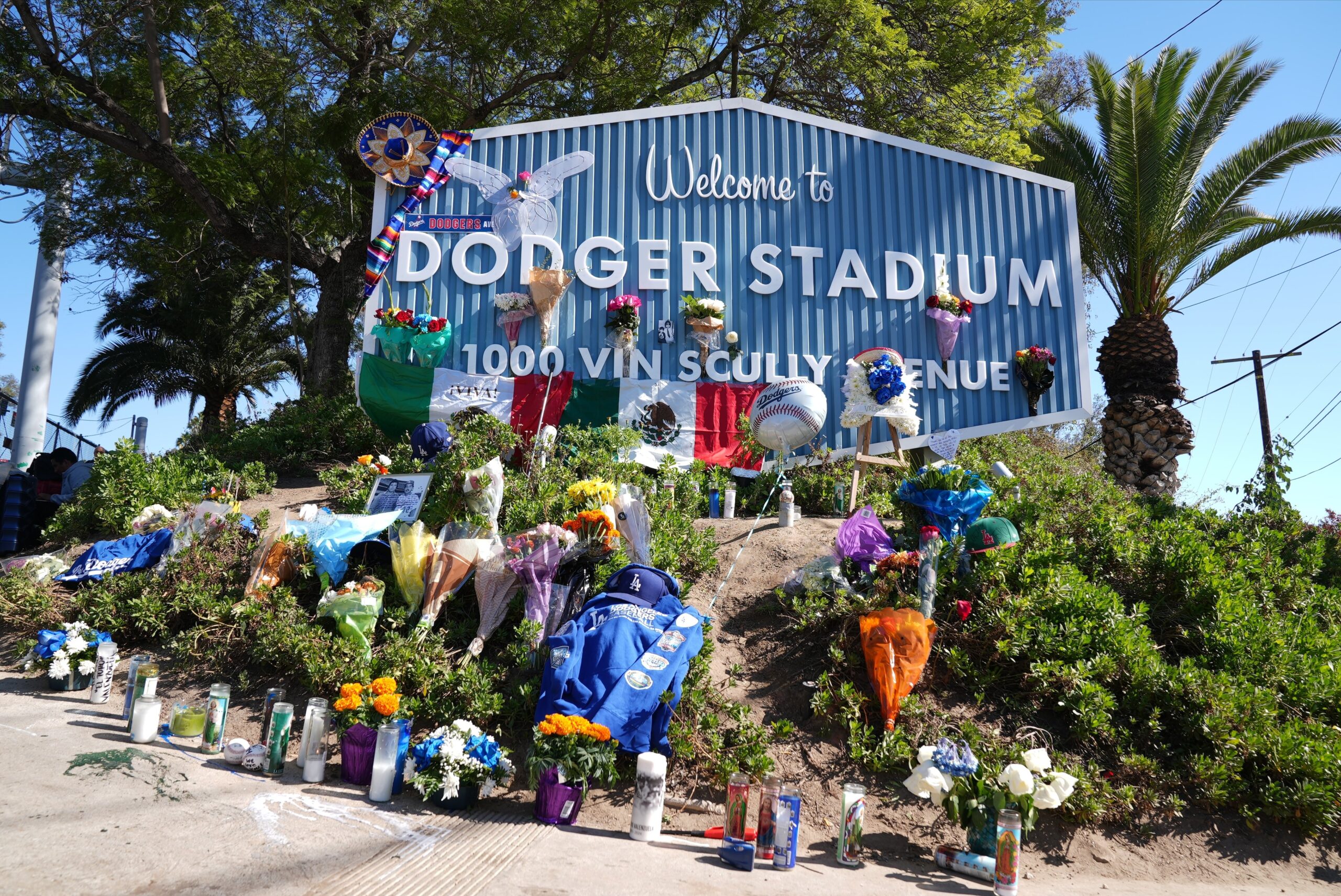 Homenaje a Fernando Valenzuela en Dodger Stadium tras su fallecimiento